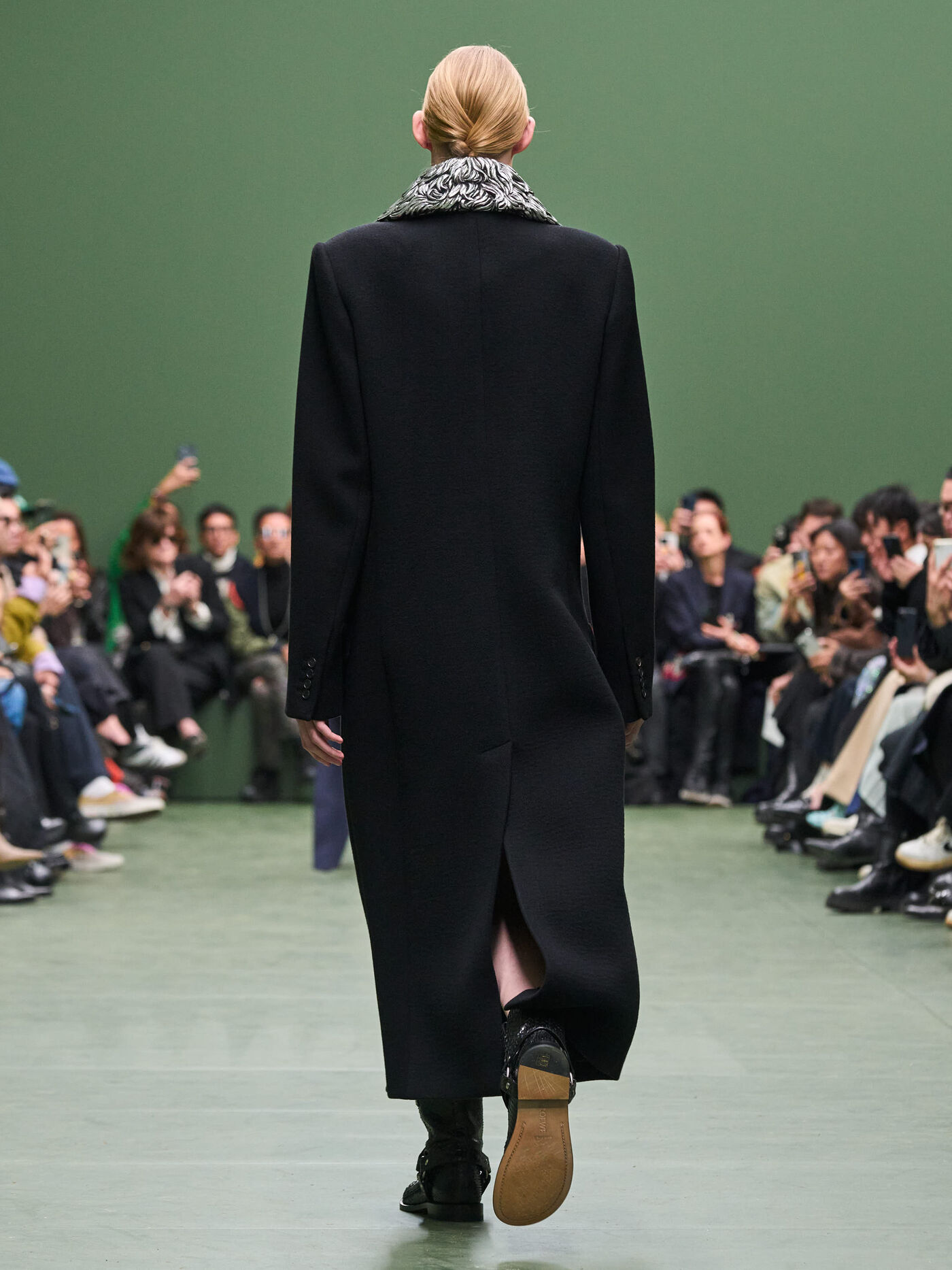 LOEWE Women's 2024 Fall / Winter Runway Collection